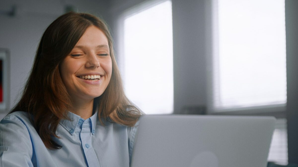 How to Enroll in Free Online University Degrees Easily